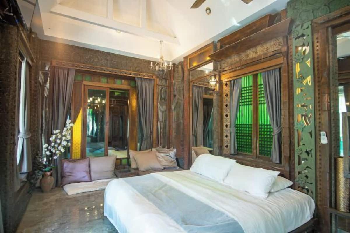 3 quartos, minibar com produtos grátis, cofre no quarto, secretária