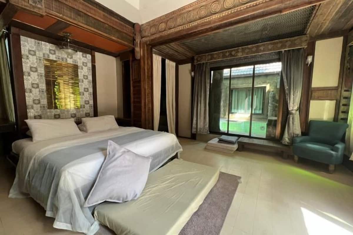 3 quartos, minibar com produtos grátis, cofre no quarto, secretária