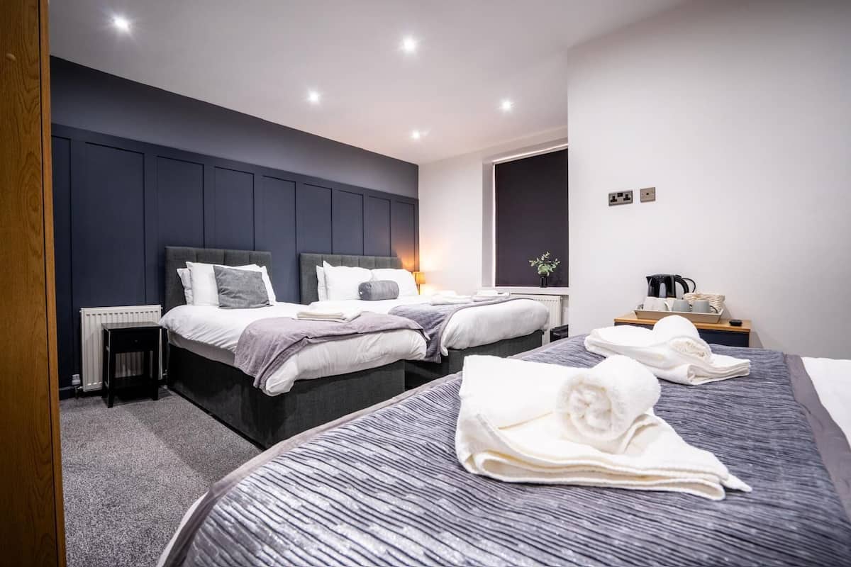 Quarto casal família | 1 quarto, ferros/tábuas de passar roupa