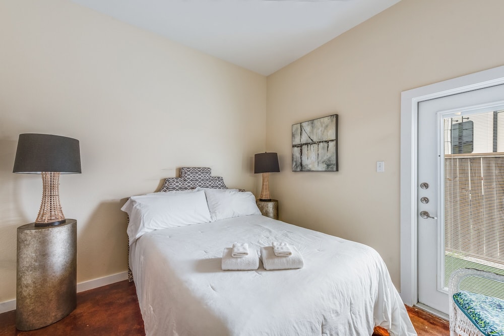 Relaxing Island Escape In Pirate Bay, 2 Community Pools, Outdoor Bbq Area - Port Aransas, TX