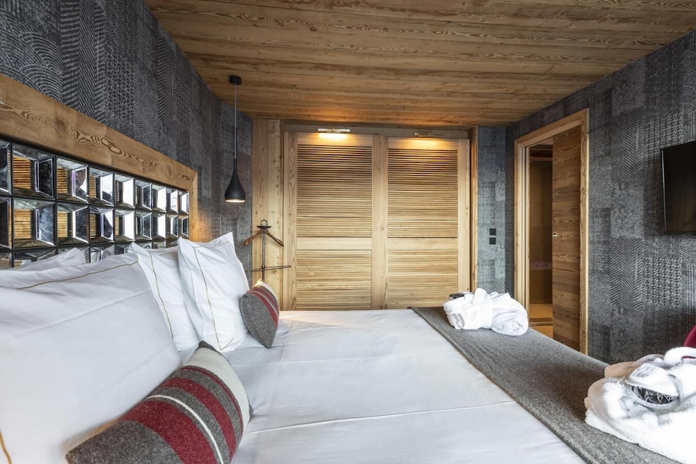 Chalet, Wifi, Sauna, Hammam, Terrace, Balcony, Fireplace Or Stove, Tv, Ski Locker, 320m² - Val Thorens