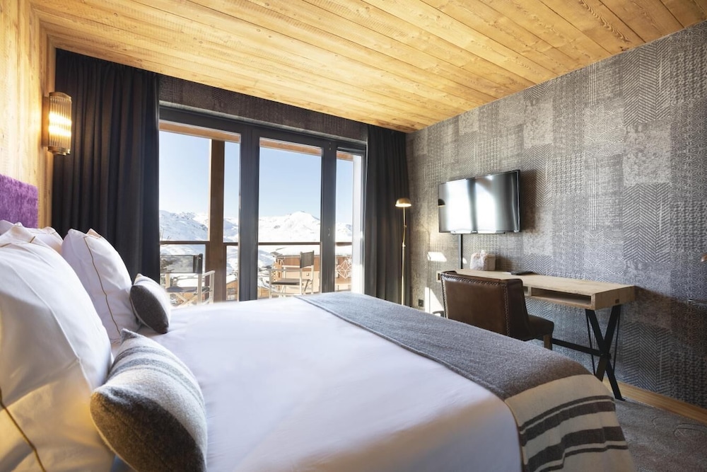 Chalet, Wifi, Sauna, Terrace, Balcony, Fireplace Or Stove, Tv, Ski Locker, 340m², Val Thorens - Val Thorens