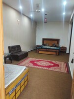 Quarto casal luxo | Quartos à prova de som, Wi-Fi de cortesia