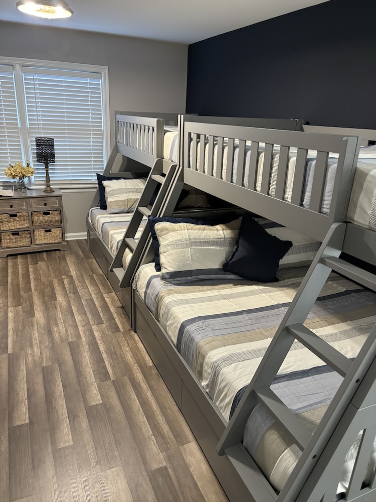 New Listing!!! Newly Renovated 3 Bedroom Townhome Between Beach And Bay - Seaside Heights, NJ