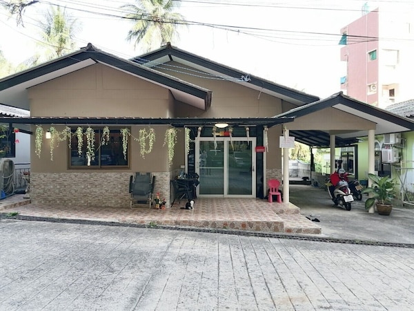 Getaway Near Patong Beach, Shops And Restaurants. Homey, Private, And Memorable. - Patong Beach