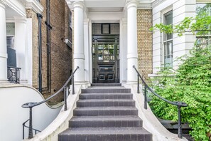 Apartamento básico, várias camas | Fachada