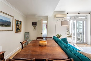 Apartamento Básico, várias camas | Restaurantes