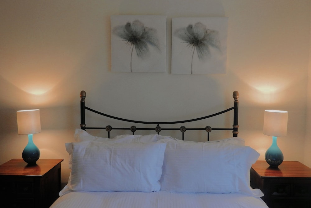 Harebell Cottage - Sleeps 4 Guests  In 3 Bedrooms - Carradale
