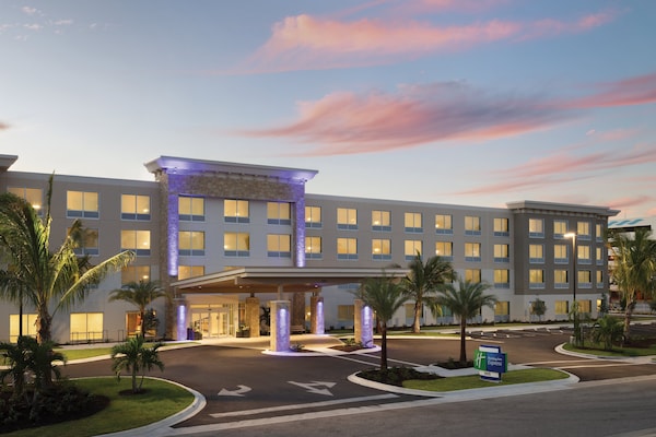 Holiday Inn Express Cape Canaveral By Ihg - Cape Canaveral, FL