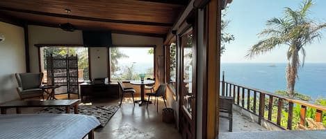 Quarto Deluxe | 1 quarto, cofre com capacidade para portátil