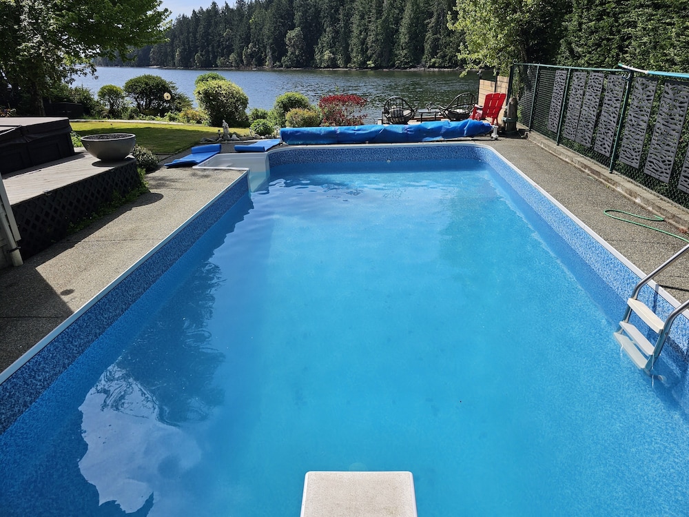Luxury Ocean Dock Pool Villa - Ladysmith