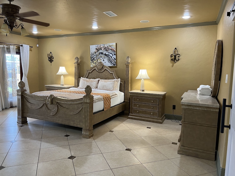 Five Bedroom Jewel Resort Style Estate - Houston, TX