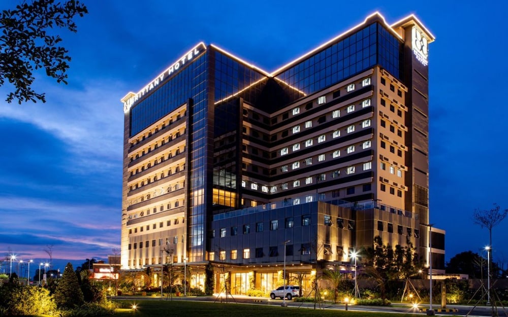 Brittany Hotel Villar City - Bacoor