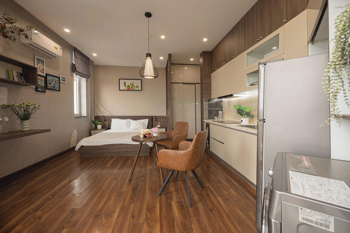 Estúdio, sacada, vista para a cidade | Roupas de cama premium, frigobar (abastecido com alguns itens grátis)