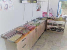 Pequeno-almoço tipo buffet diário incluído