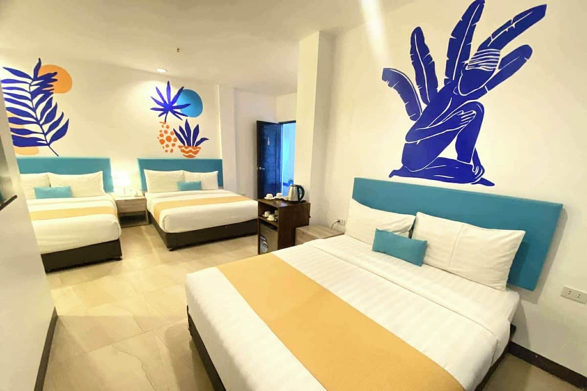 Quarto Familiar, várias camas | Secretária, Wi-fi grátis