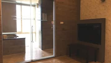 Quarto Duplo Básico | 1 quarto, edredões de penas, Wi-fi grátis