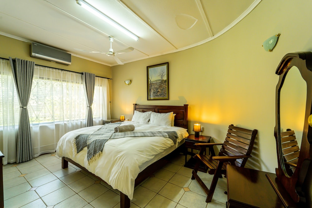 Room In Villa - Zambezi Family Lodge - Lion Room - Victoria Falls