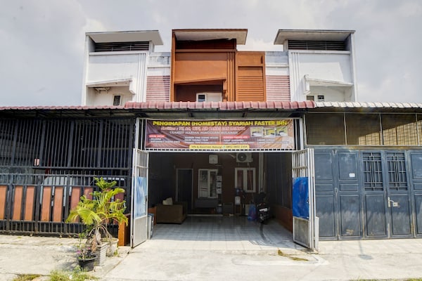 Hotel O Penginapan Syariah Faster Inn - Medan