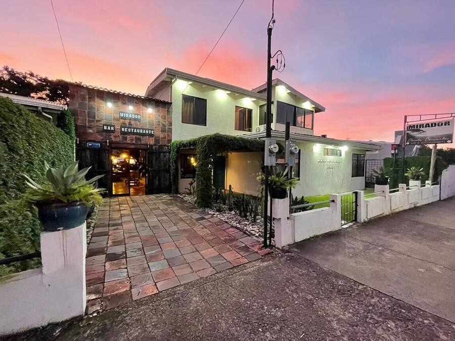 Fachada da propriedade