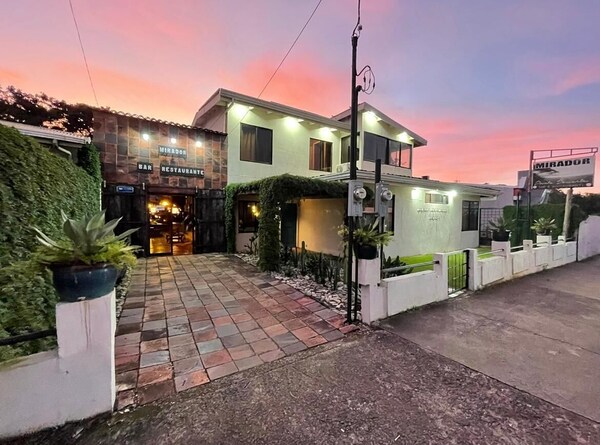 Hotel Punta Descartes - La Cruz