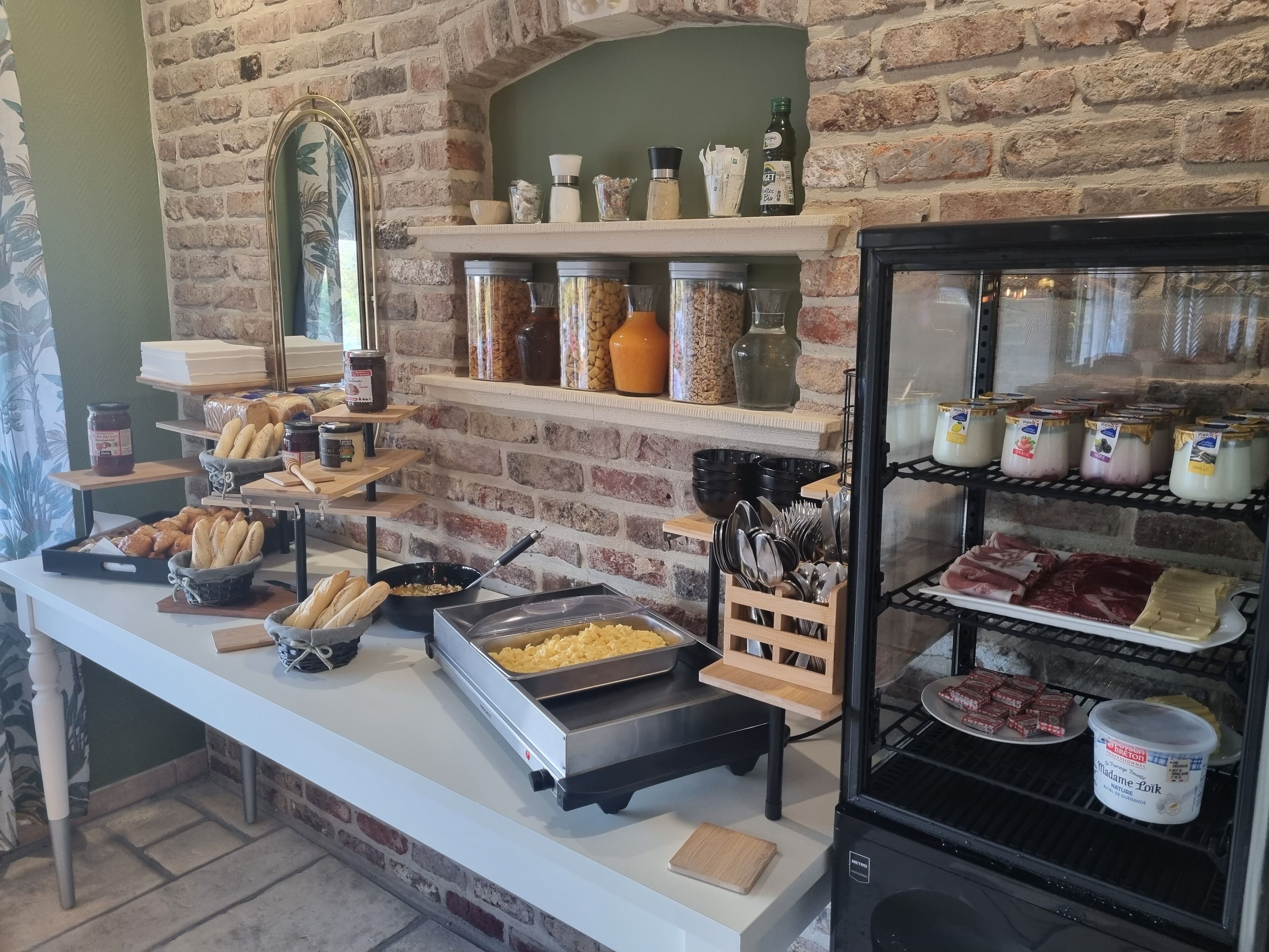 Café da manhã continental todos os dias (EUR 15 por pessoa) 