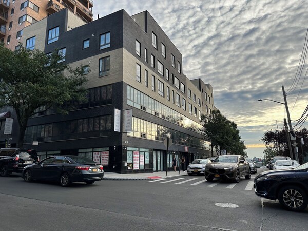 Regal Inn & Suites New York Laguardia Hotel - Port Washington, NY