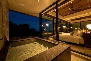 Quarto Twin Familiar, vista para o oceano, no rés do chão | Casa de banho | Um chuveiro fixo, artigos de higiene pessoal grátis 