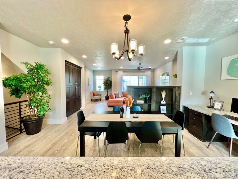 Riverside Retreat - Luxury Living Steps From The Pool, Boise River & Greenbelt - Idaho (State)