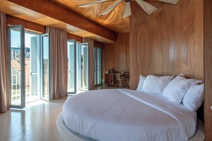 Frigobar, Wi-Fi de cortesia, roupa de cama