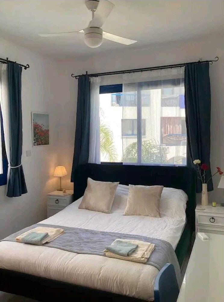 The Paphos Pool View Apartment - Paphos