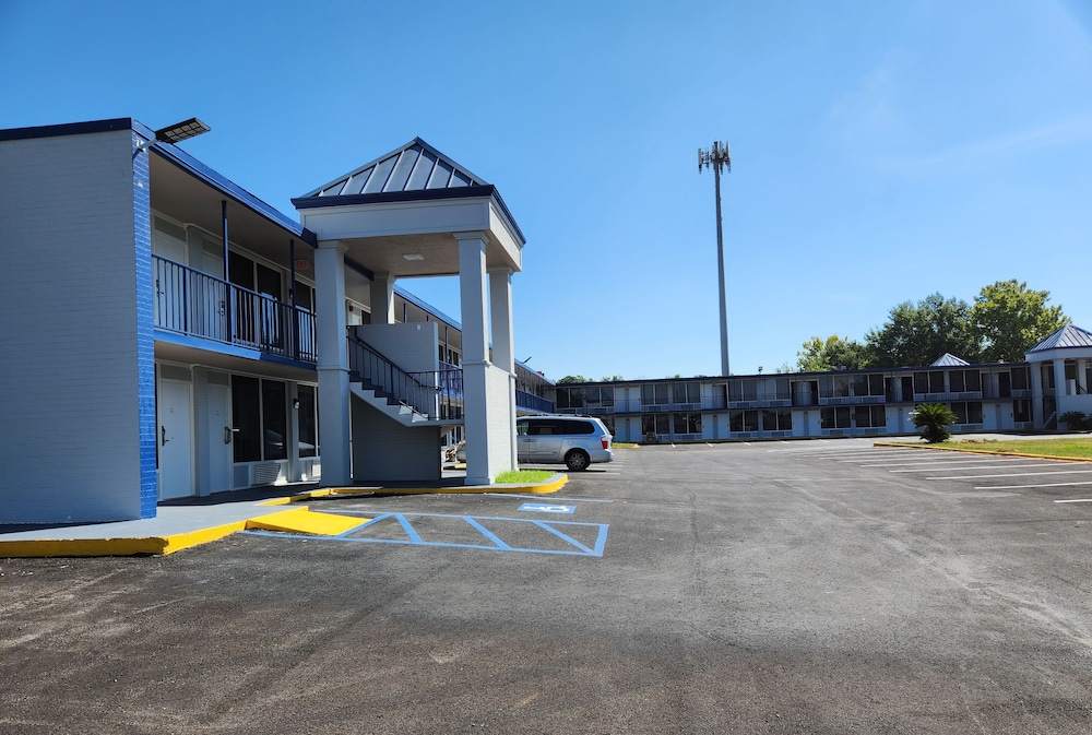 Smart Stay Inn - Lafayette, LA
