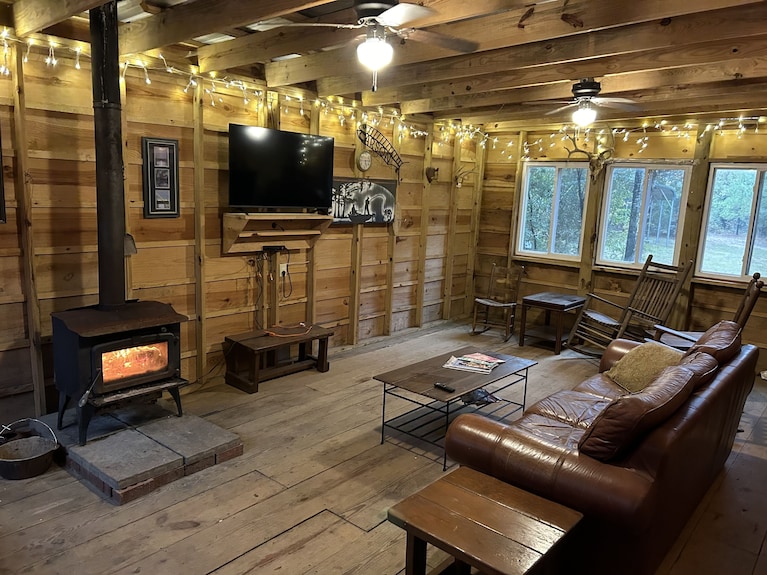 Private Lodge On 80 Acres Of Private Property - Alabama
