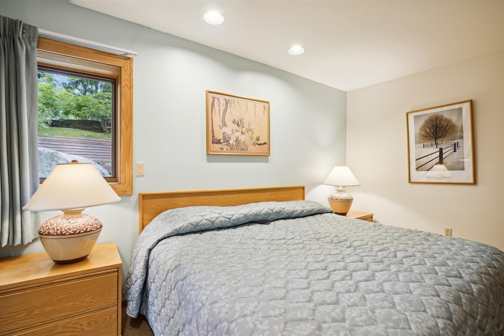 Enjoy Our Spacious 3 Bed/3 Bath Highridge Condo B1, Outdoor Hot Tub - Killington, VT