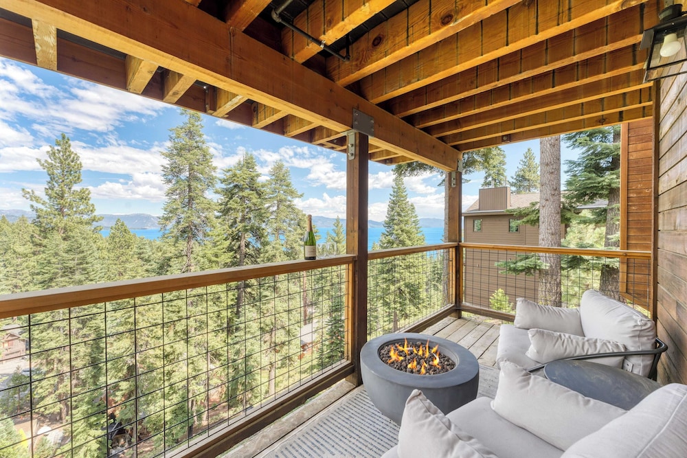 Lake View, Firepit, Game Room Remodeled Lake Tahoe Luxury Cabin By Avantstay - Tahoe City, CA