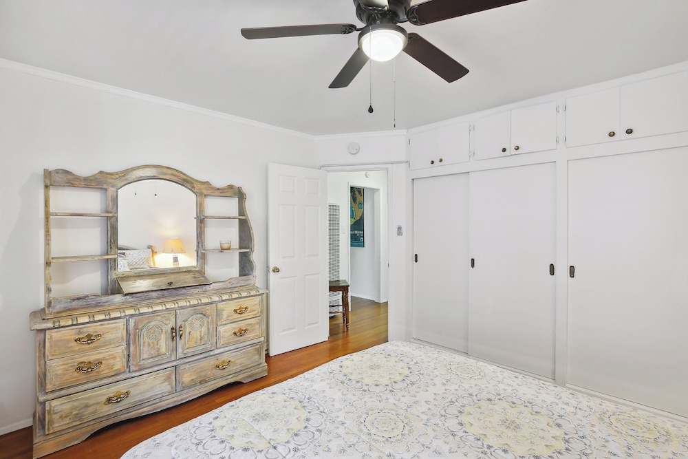 Walk To Retro Row: Long Beach Condo - Cypress, CA