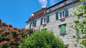 Fachada da propriedade
