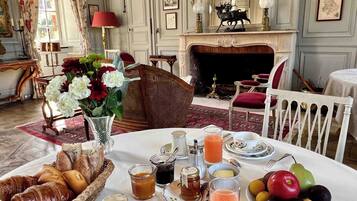 Pequeno-almoço continental diário incluído