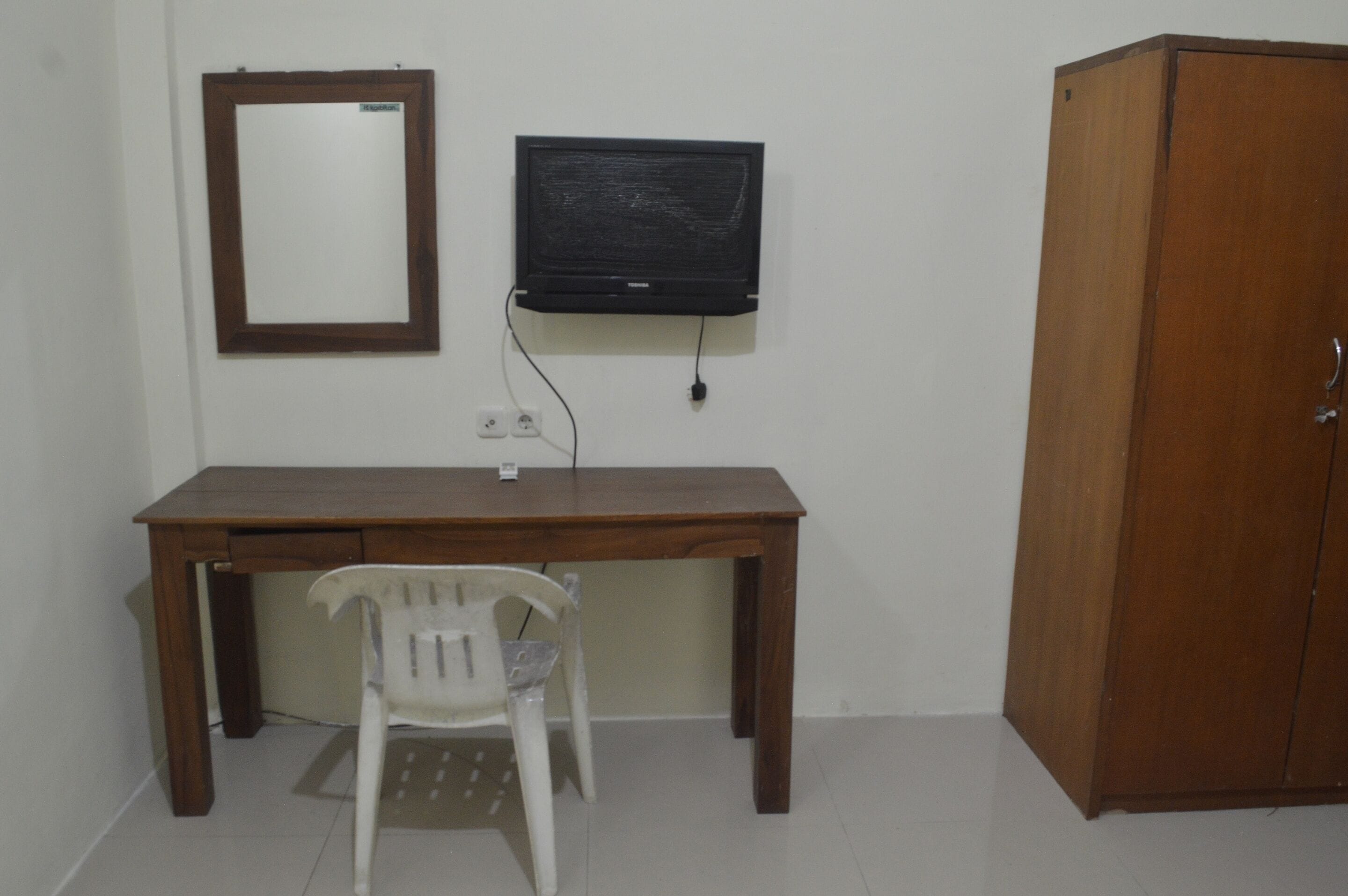 Quarto casal standard | Escrivaninha, espaço de trabalho para notebook, quartos à prova de som