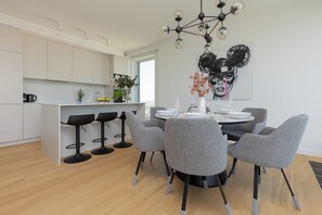 Apartamento, 3 quartos, 2 casas de banho | Sala