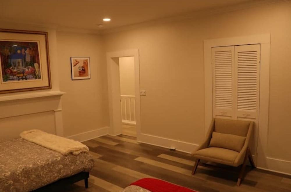 Full Home Available in Downtown - Nashville | Vrbo