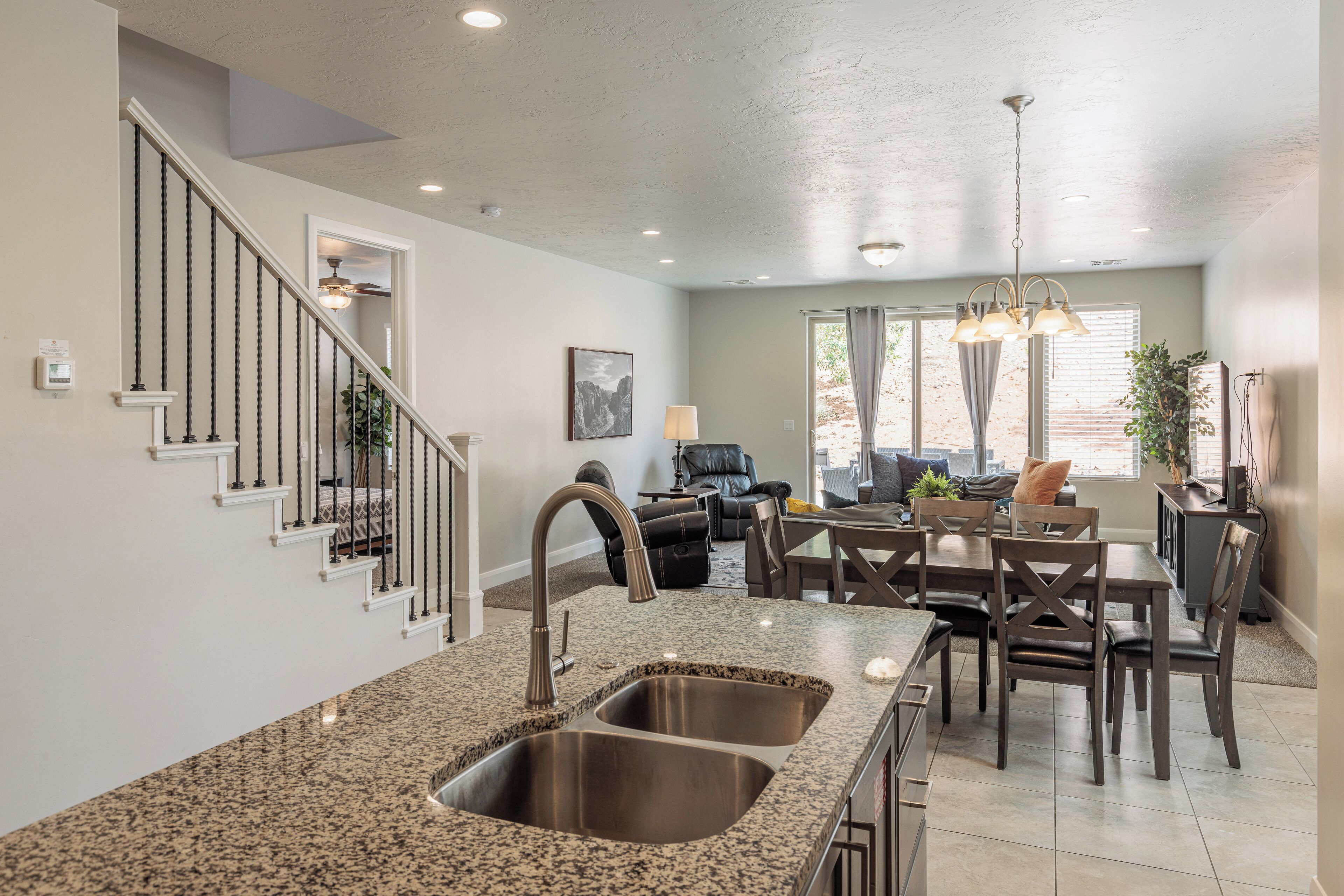 Family 4br Sleeps 23 - Private Hot Tub Near Pool - St. George, USA
