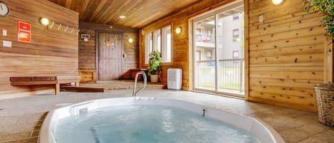 Condo, 2 quartos | Spa | Banheira de hidromassagem