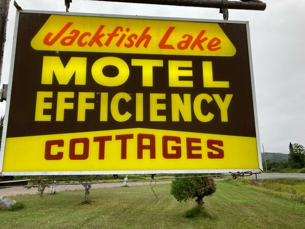 Jackfish Lake Cottages Motel - Ontario