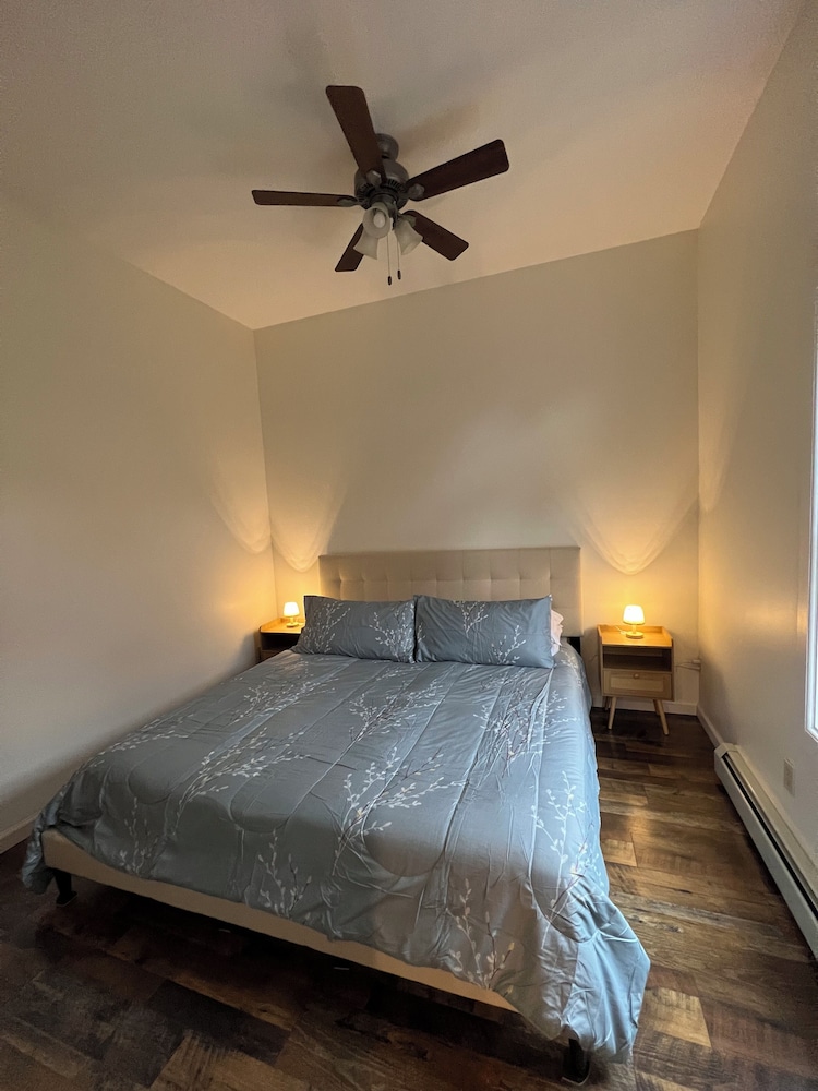 Lil E's Pad #1 -The Ultimate Adirondack Apartment For Two. - Old Forge, NY