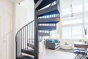 Apartamento superior | 1 quarto, individualmente decorados, individualmente mobiliados