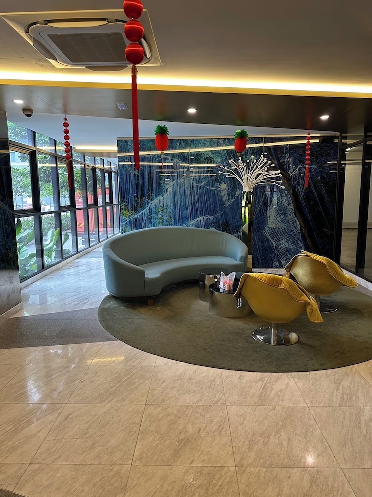 31 Family Suite 7pax 3 Rooms Velocity Mall IKEA Short Walk to MRT & LRT ...