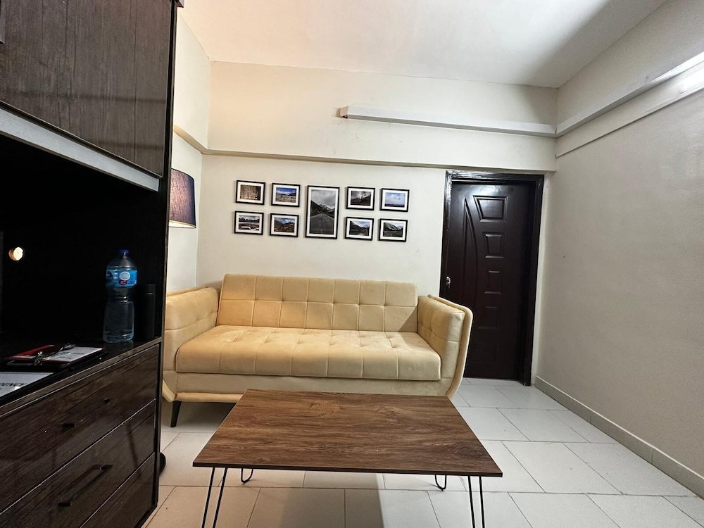 No Unmarried Couple- 1-bed Apartment In North Kara - Karachi