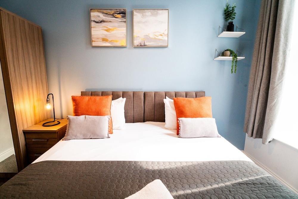 Cohost Partners ✨ Converted Chapel Retreat | King Bed - The Mumbles