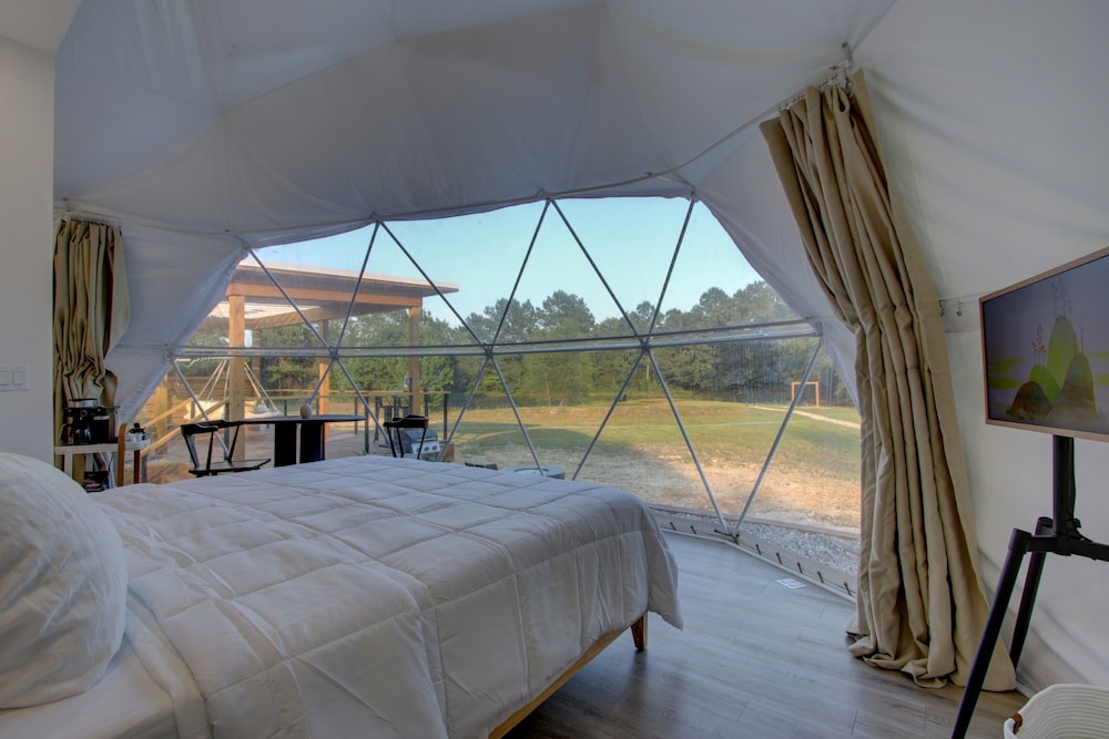 Luxury Glamping Dome “Sol” in countryside with hot/tub near Hot Springs ...